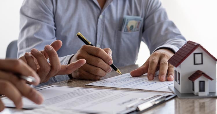 What are the Responsibilities and Duties of DST Trusties and Beneficiaries